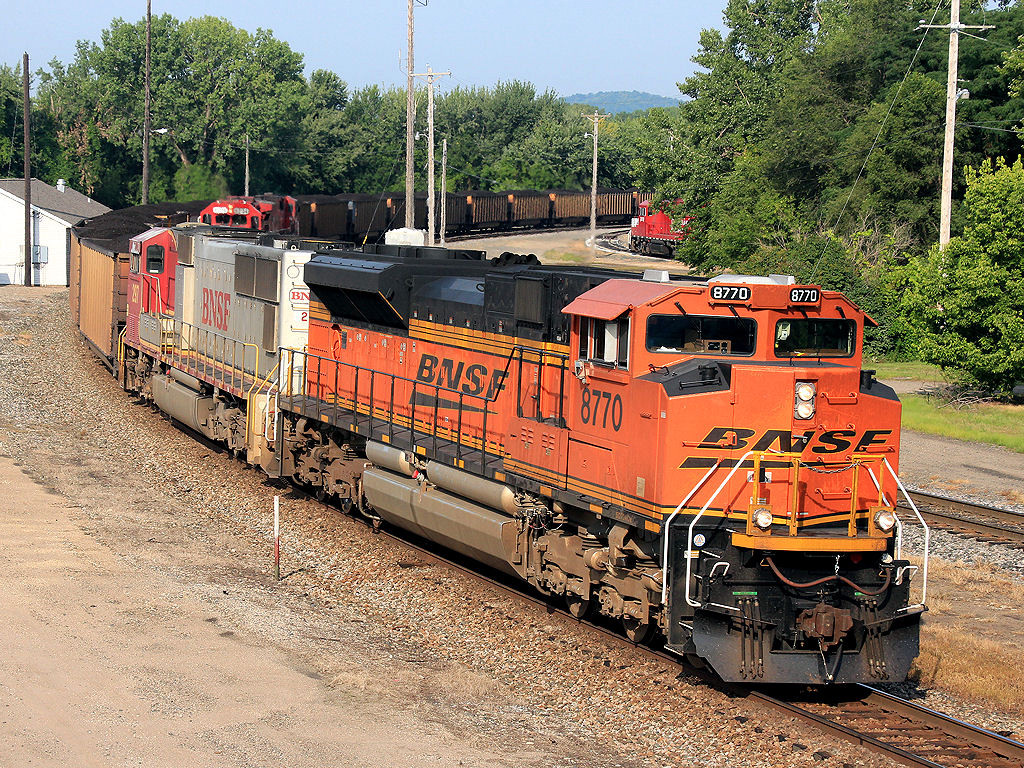 BNSF 8770